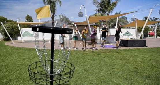 Teambuilding activity, sports, beach, Frisbee, Costa del Sol.